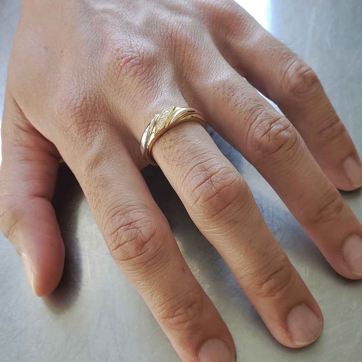 Triple Toned Overlap Bias Band Ring – Gloria T. Element Jewelry
